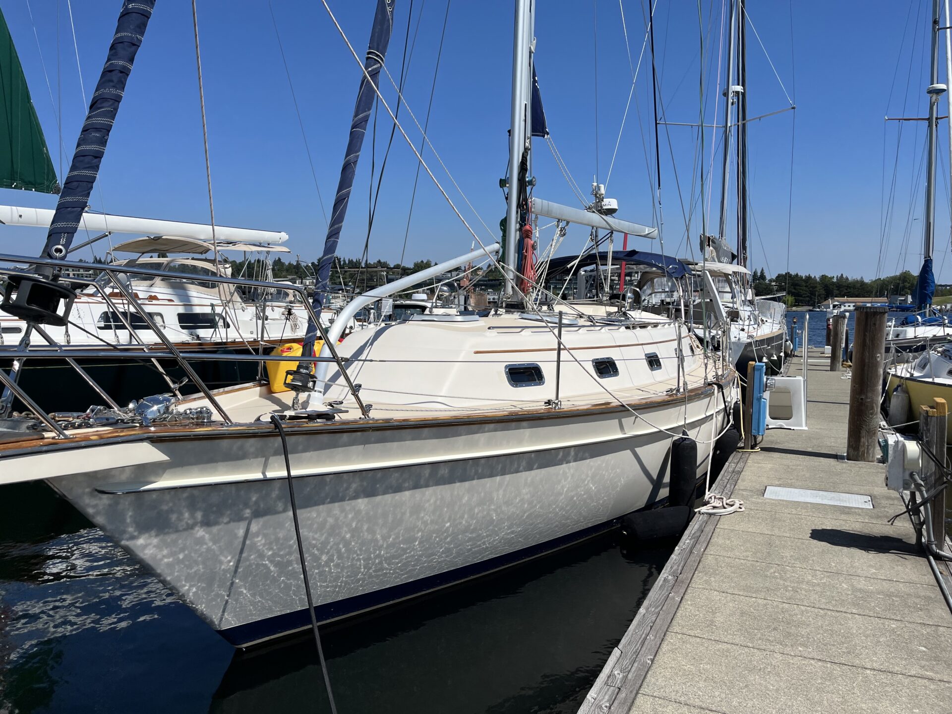 2001 Island Packet 380 "Alpha Leonis" - Swiftsure Yachts